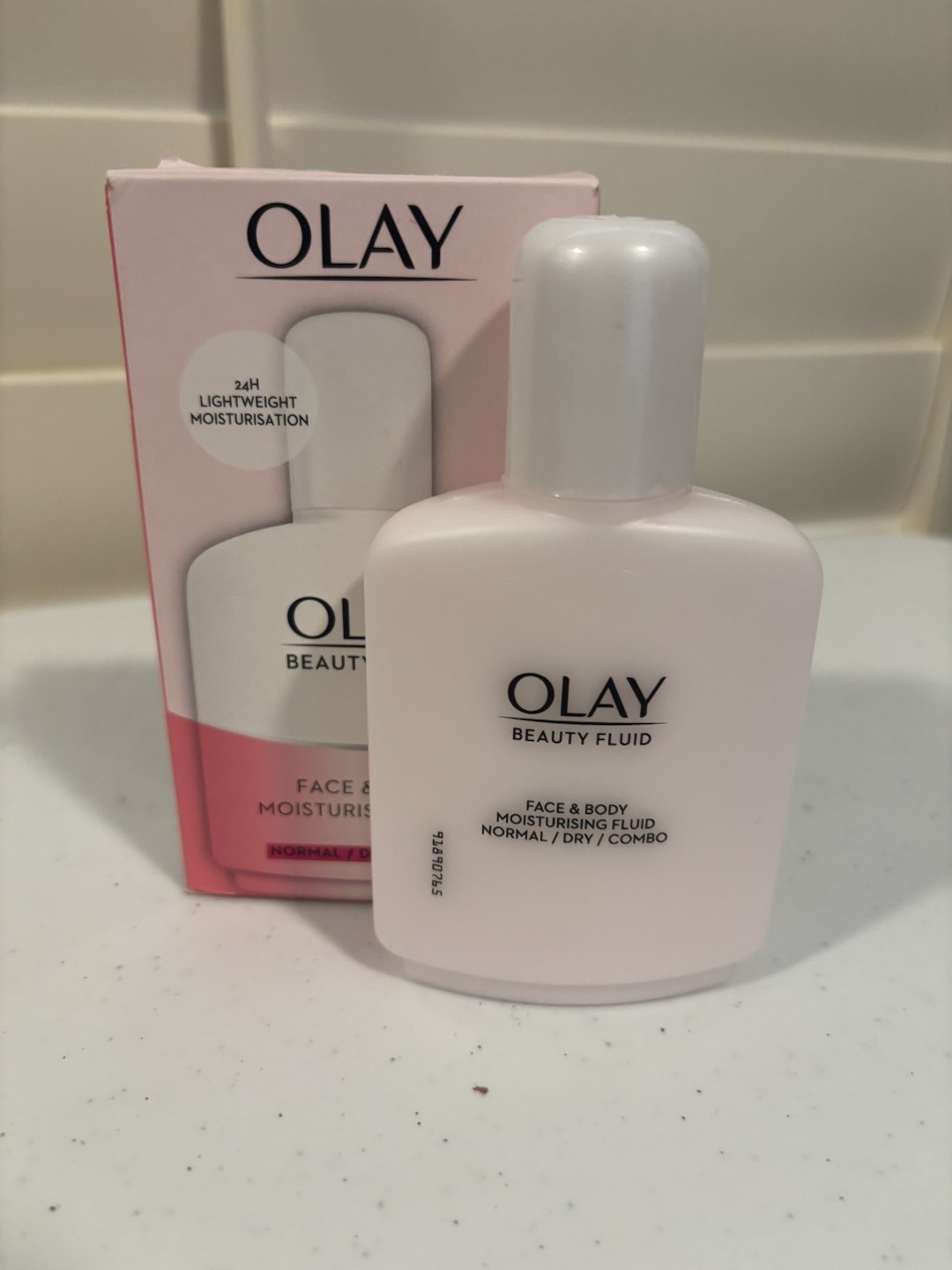 Olay Beauty Fluid Face & Body Moisturising Fluid 3.4 oz Lightweight