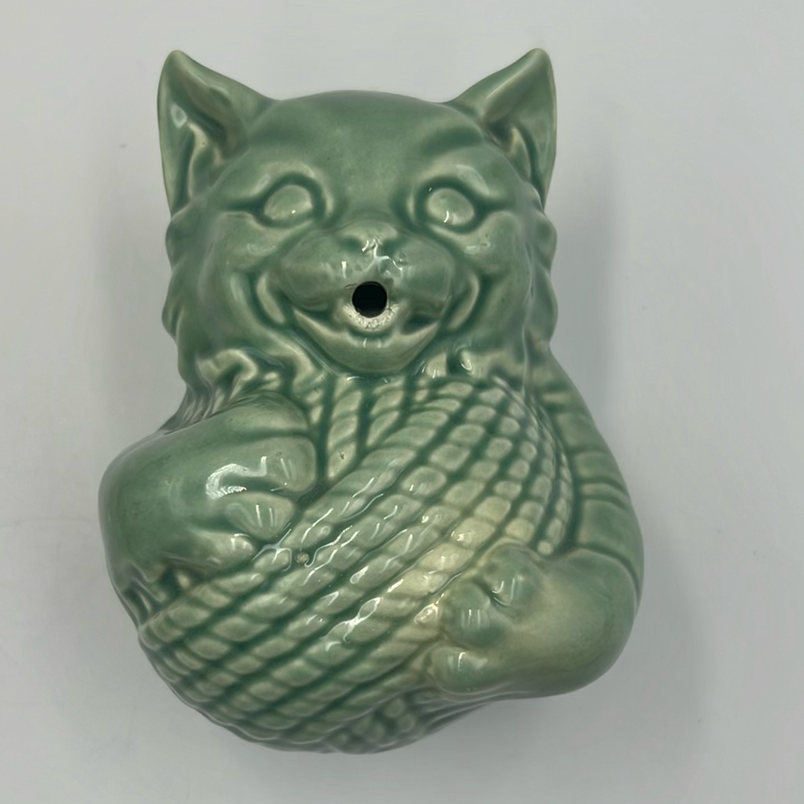 McCoy Pottery Cat With Yarn String Holder 5”