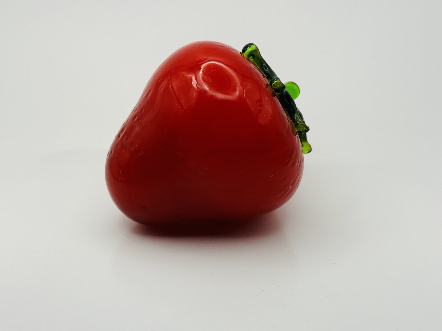 Strawberry art glass paperweight 3 1/2x 3"