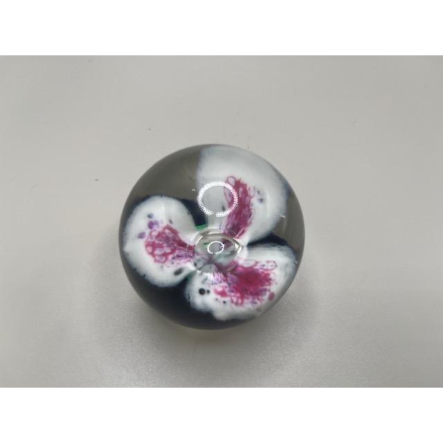 Signed Vintage Floral Art Glass Paperweight ~ 1986 ~ Unidentified ...