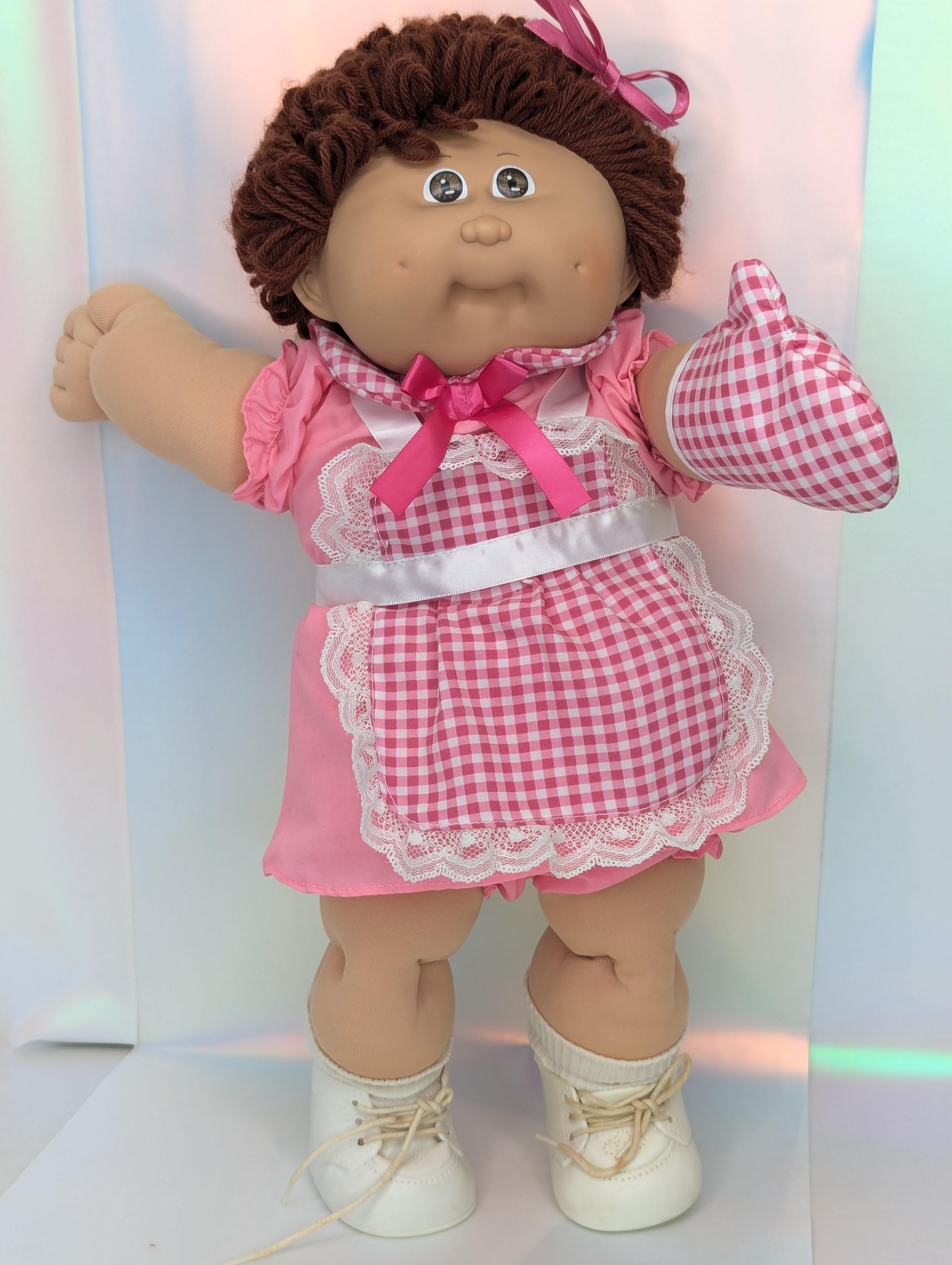 Cabbage Patch Kid Coleco 1985 CPK Brown Curly Yarn Hair Brown Eyes Bakers outfit Clothes ...