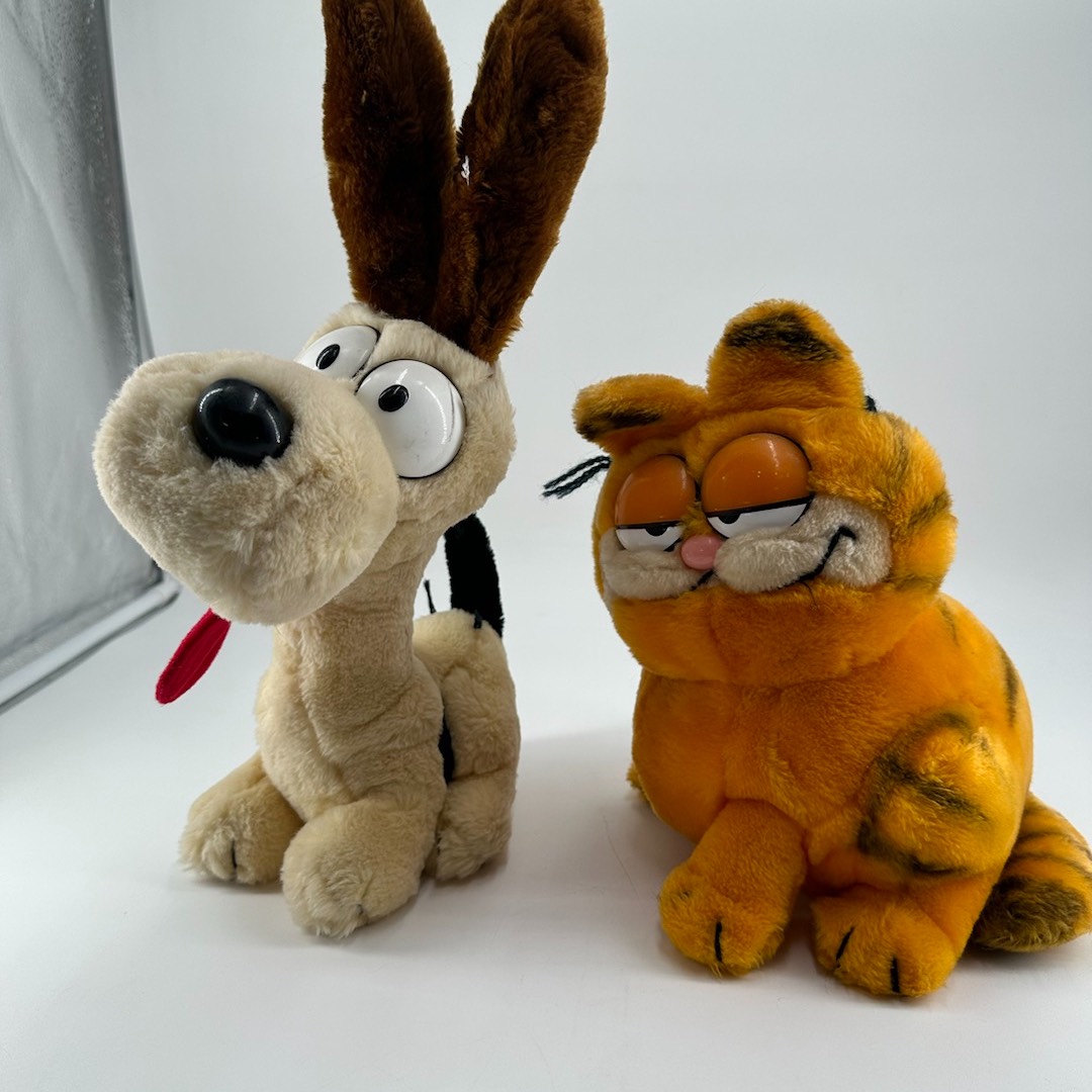 Vintage Garfield And Odie Plushes