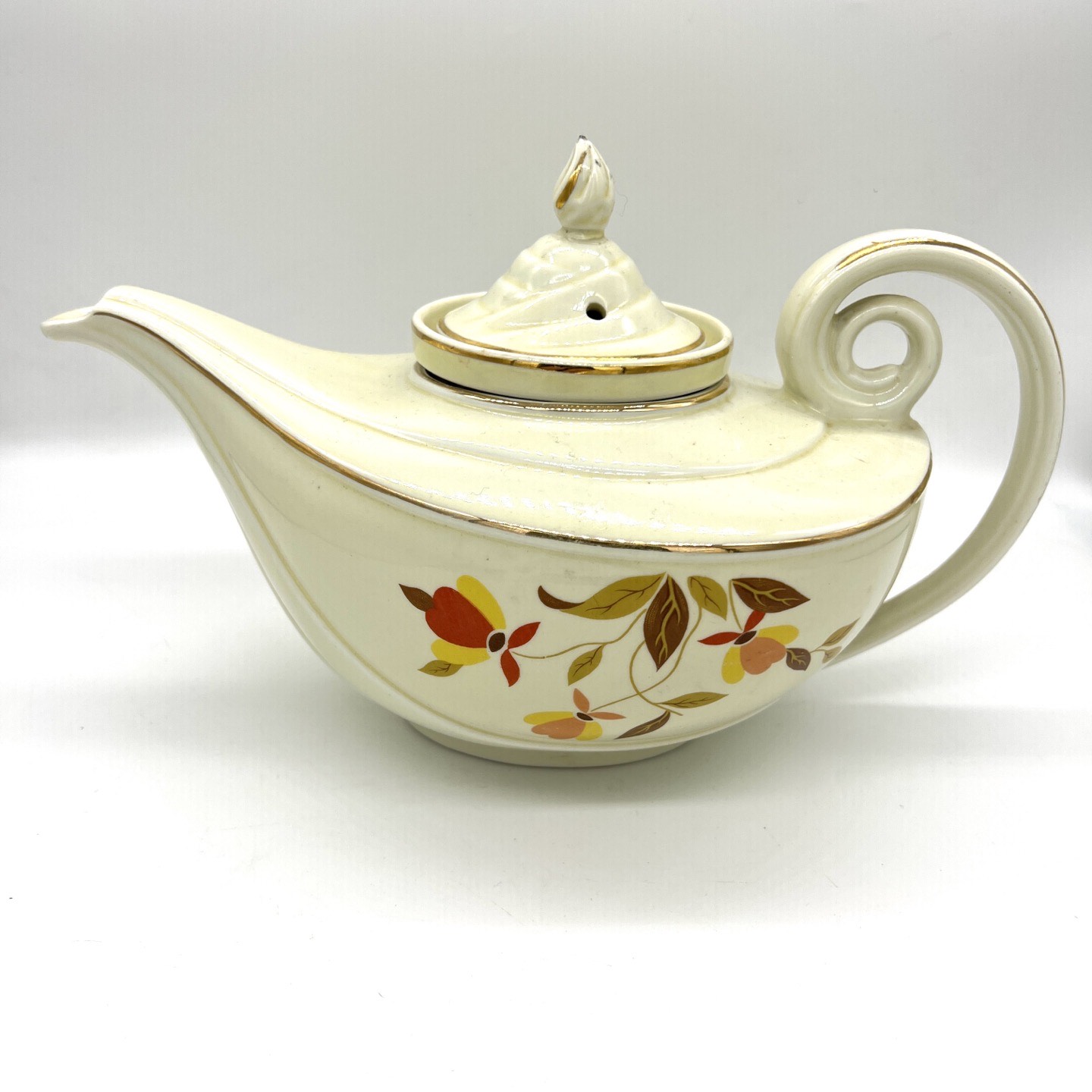 Hall’s Superior Autumn Leaf Aladdin Tea Pot w Strainer