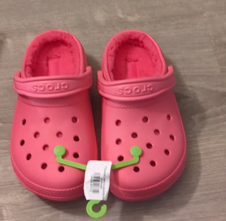 (6) Fleece Lined Crocs