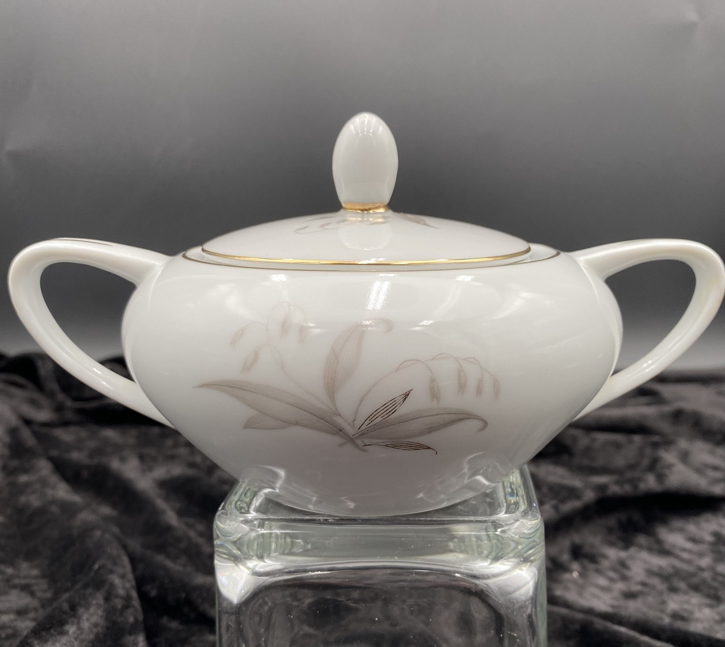 Vintage ('61) Kayson's Fine China, "Golden Rhapsody", Covered Sugar
