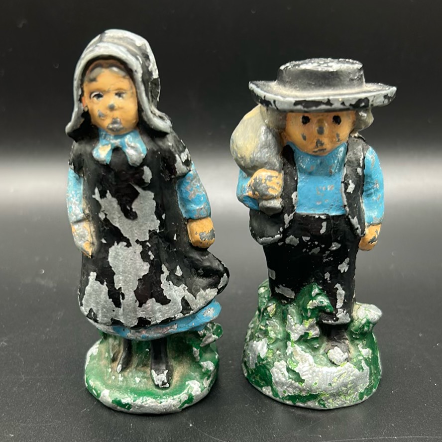 Vintage Amish, couple salt and pepper shakers