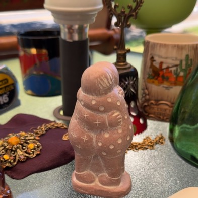 Isabelle Bloom Hugs Figurine