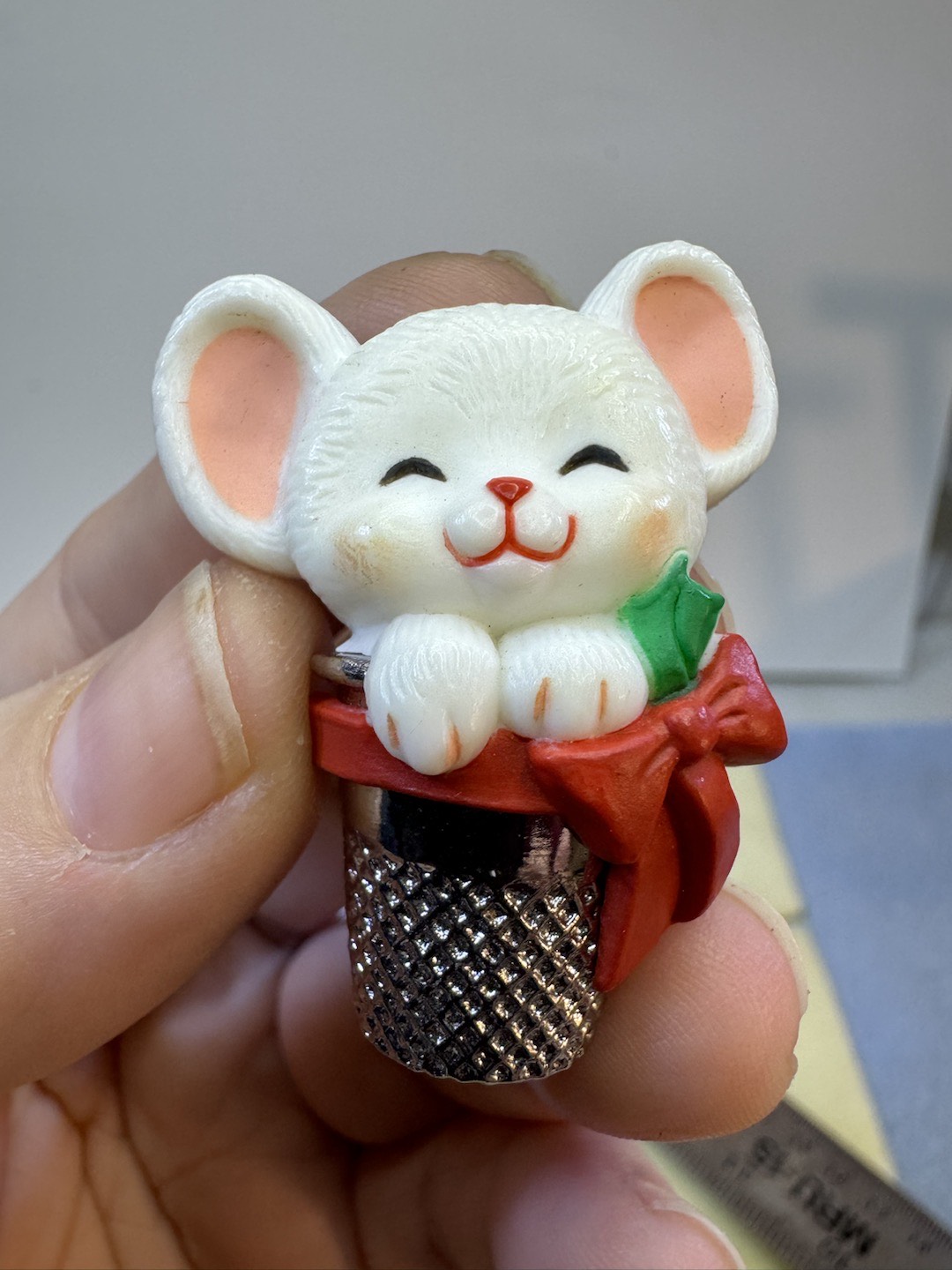 The Cutest Lil Mouse In Thimble Plastic Hallmark 1983 Brooch -1.5” X 1.25”