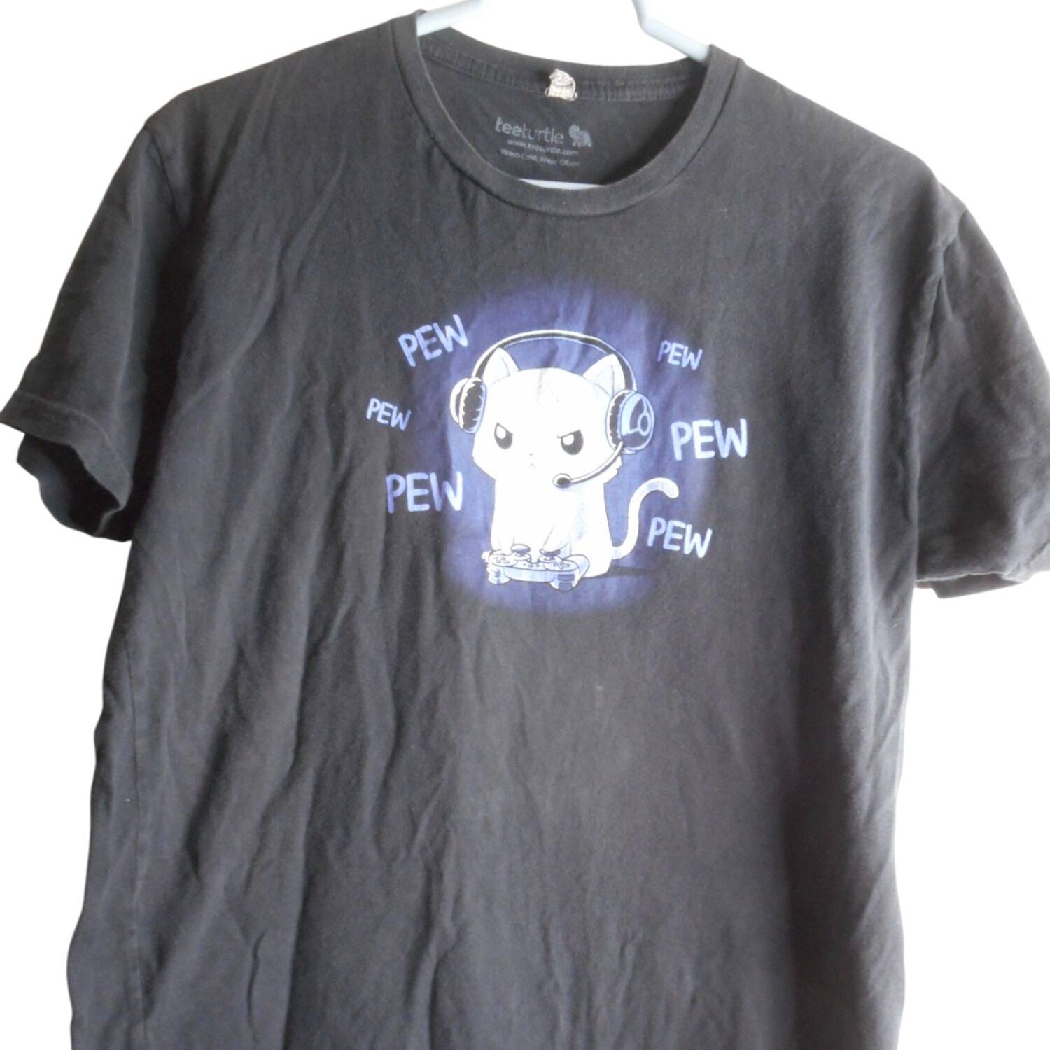 Purple on Black Pew Pew Video Gaming Cat T Shirt Sz M 100% Cotton Teeturtle