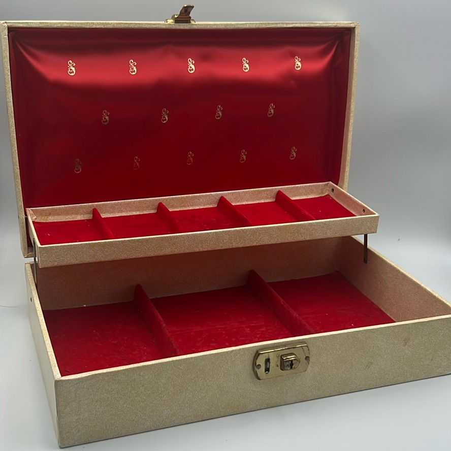 Mid Century Vinyl Cream & Gold With Red Velvet Lining 2 Tier Jewelry ...
