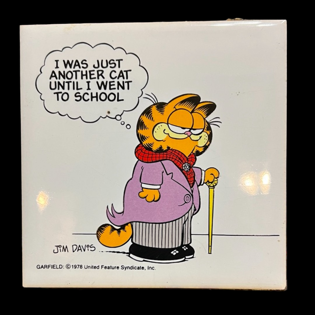 MARKDOWN! Enesco 1978 Garfield Ceramic Plaque With Stand ~4.25x4.25"