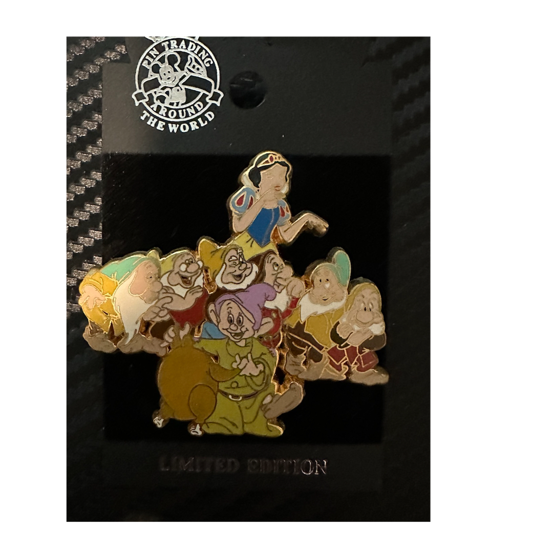 Rare Disney Snow White and Seven Dwarfs Thanksgiving Pin LE 500