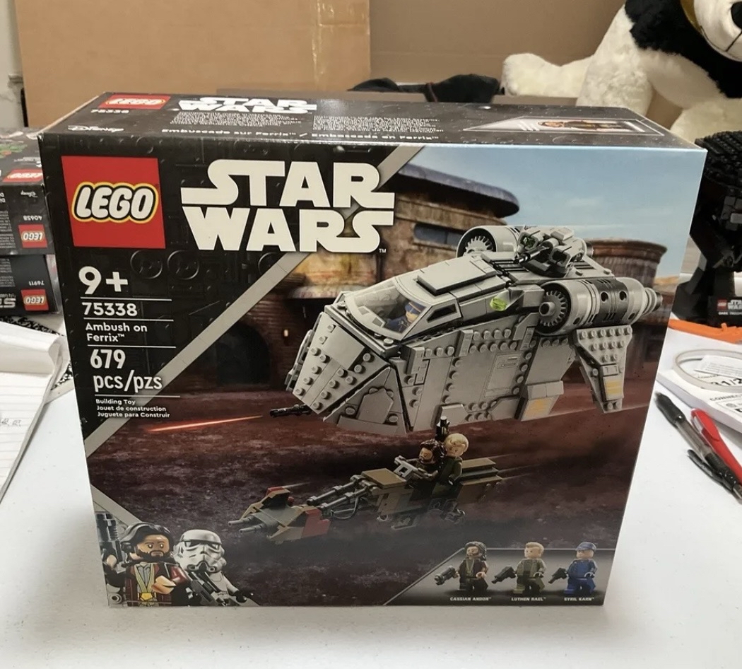 LEGO Star Wars Set 75338 Ambush on Ferrix