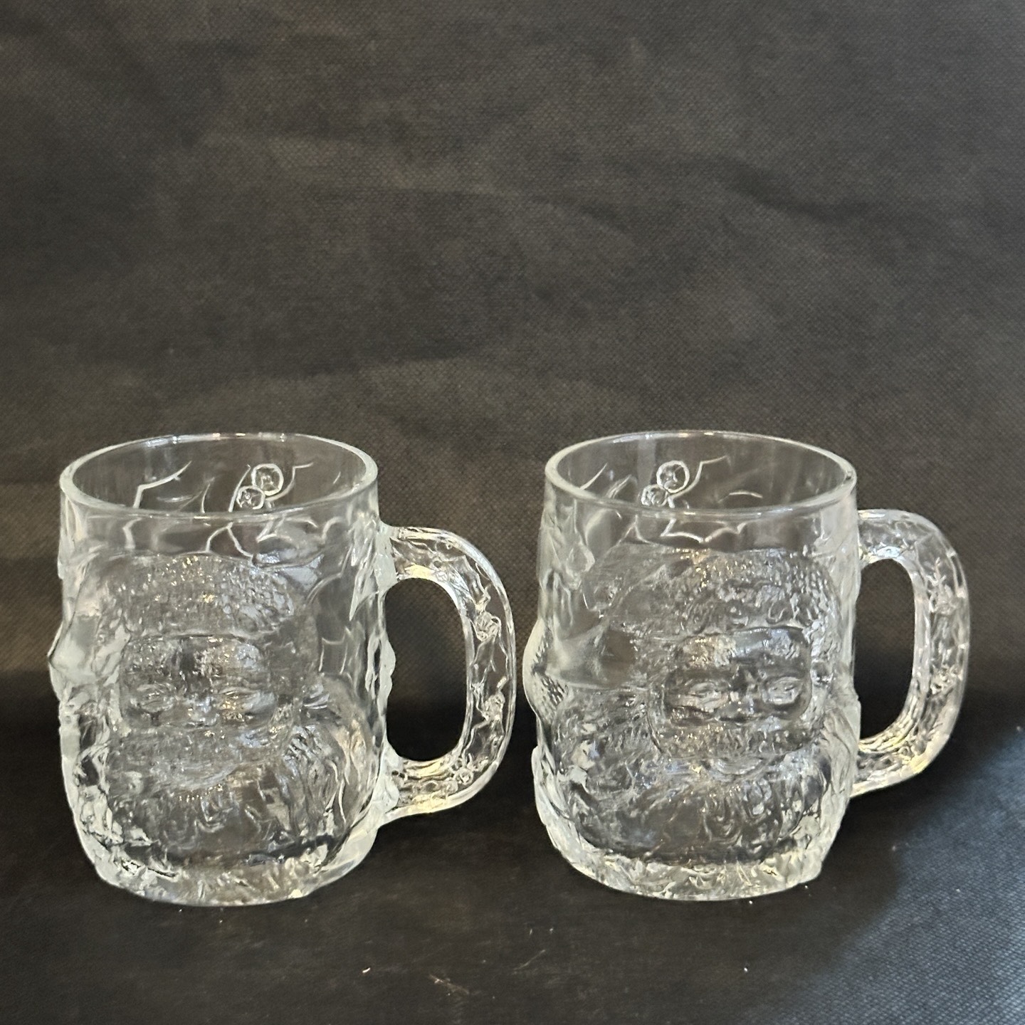 #660 Luminary, USA, 3D Santa Mug, Santa And Holly 4” Tall Cup Glass