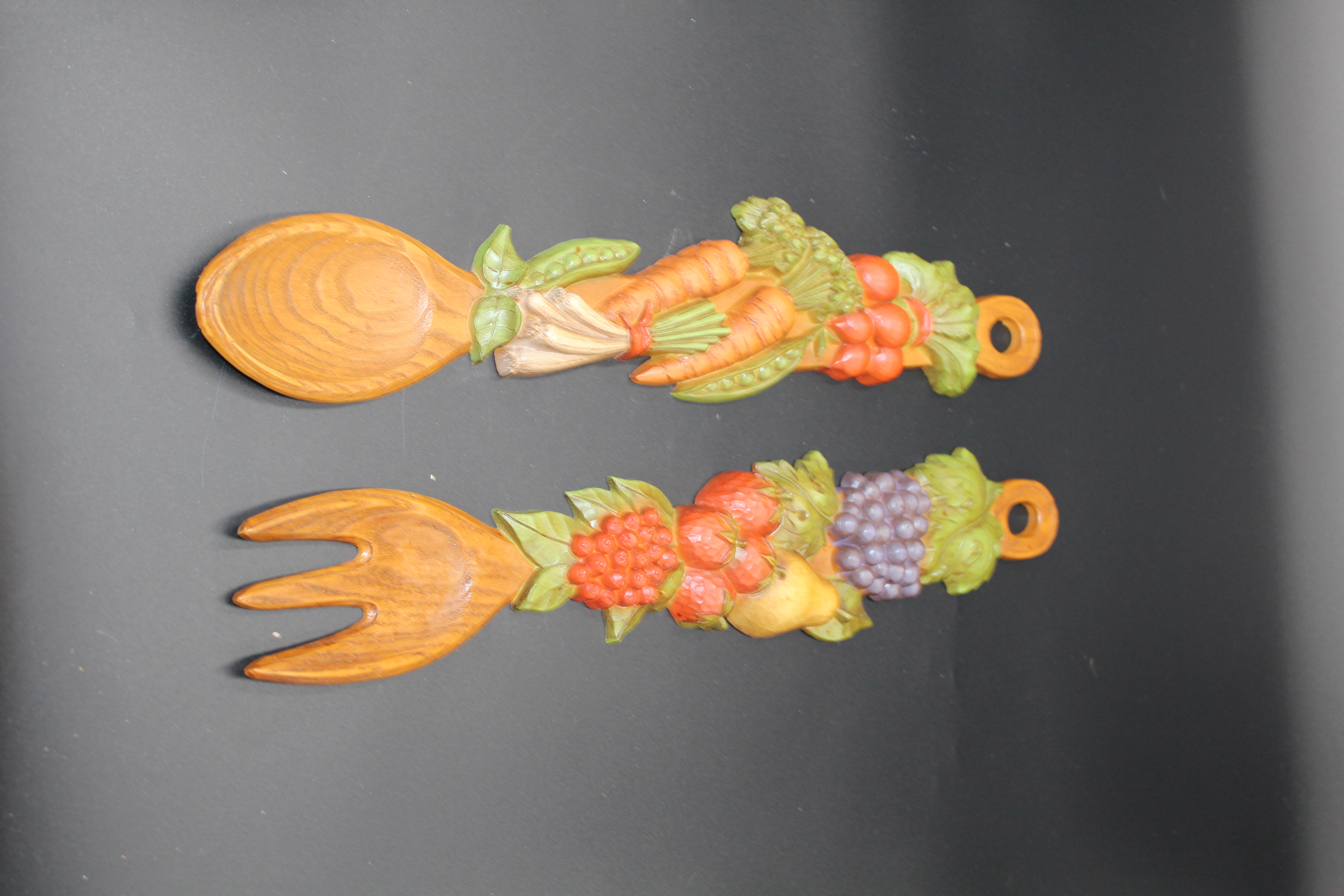Classic Syroco, Inc Veggie and Fruit Salad Fork and Spoon Wall Hangings ...