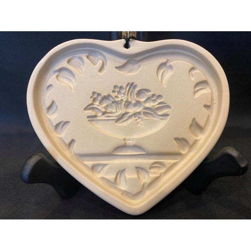 Pampered Chef “Come To The Table” Heart Cookie Mold 1999