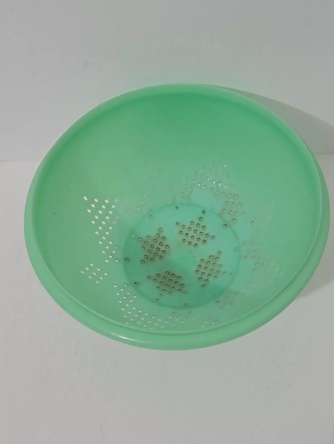 Tupperware colander strainer 339-2
