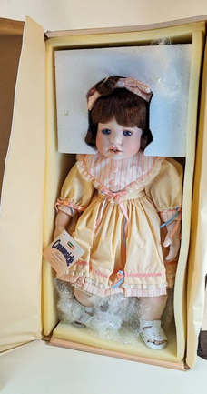 1998 Creamsicle 75th anniversary limited edition Carrie doll