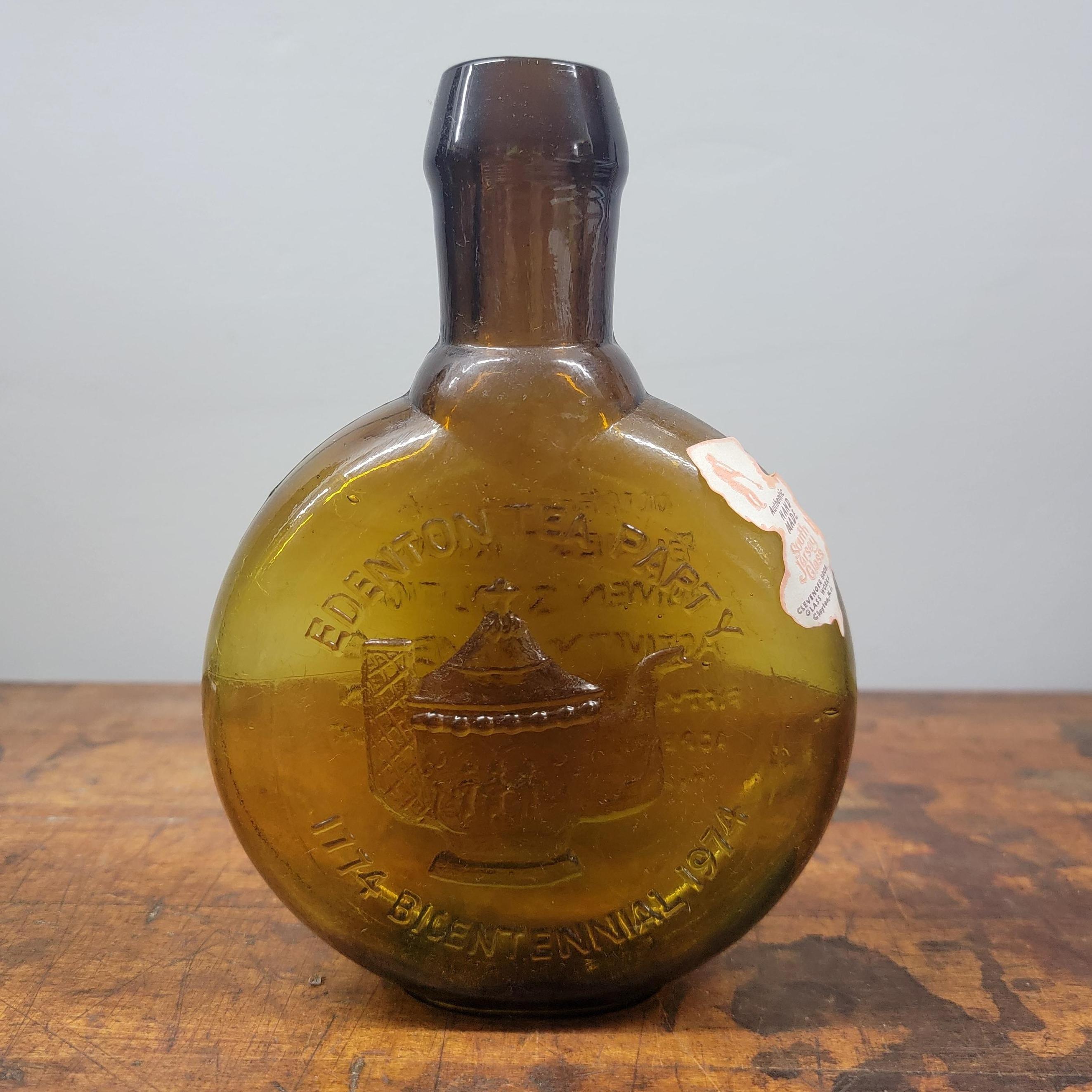 1774-1974 Edenton Tea Party Amber Clevenger Flask 002