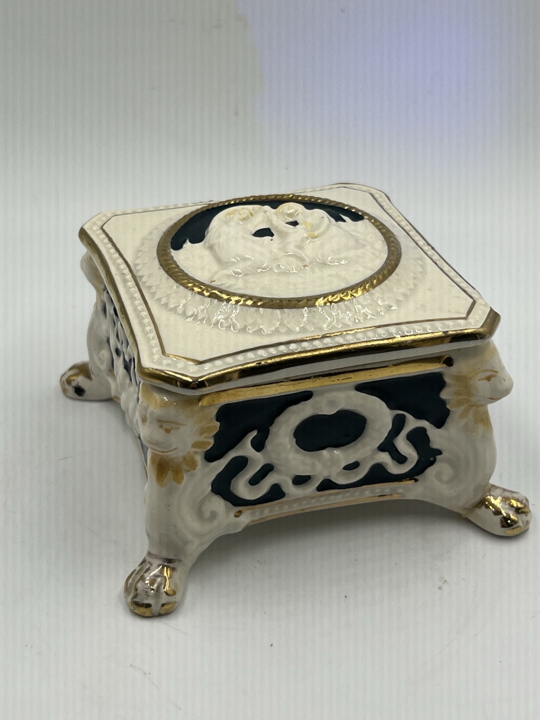 Imperfect: Ardalt Italy Capodimonte Blanco #4923 Footed Trinket Box 4”