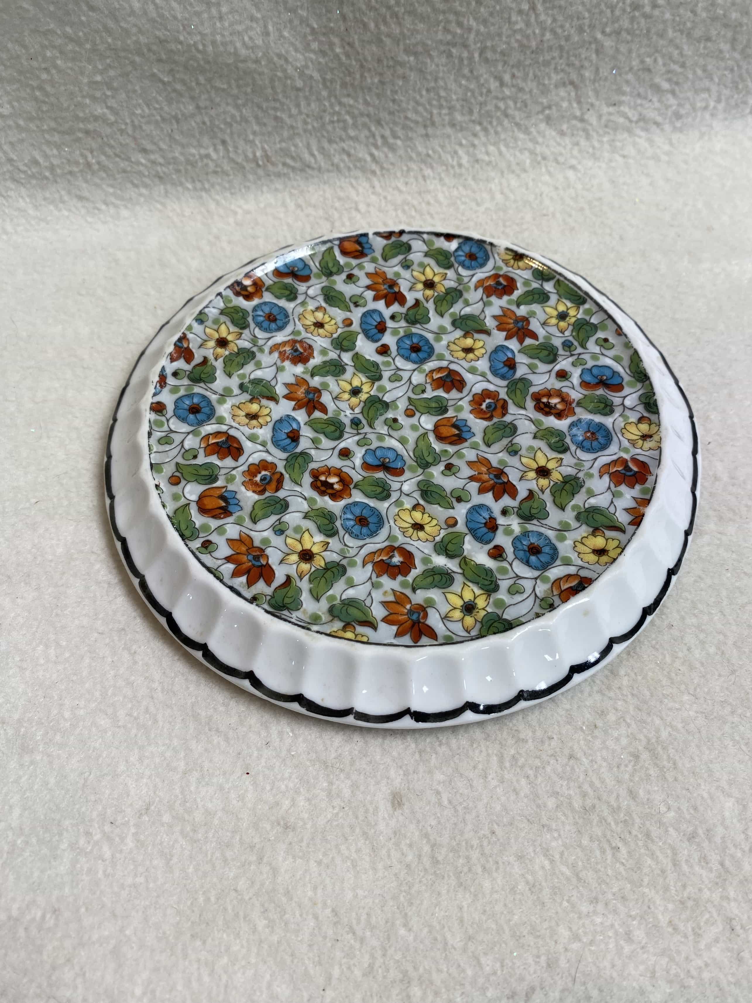 Vintage Rudolstadt Germany Floral Hot Plate (V197)