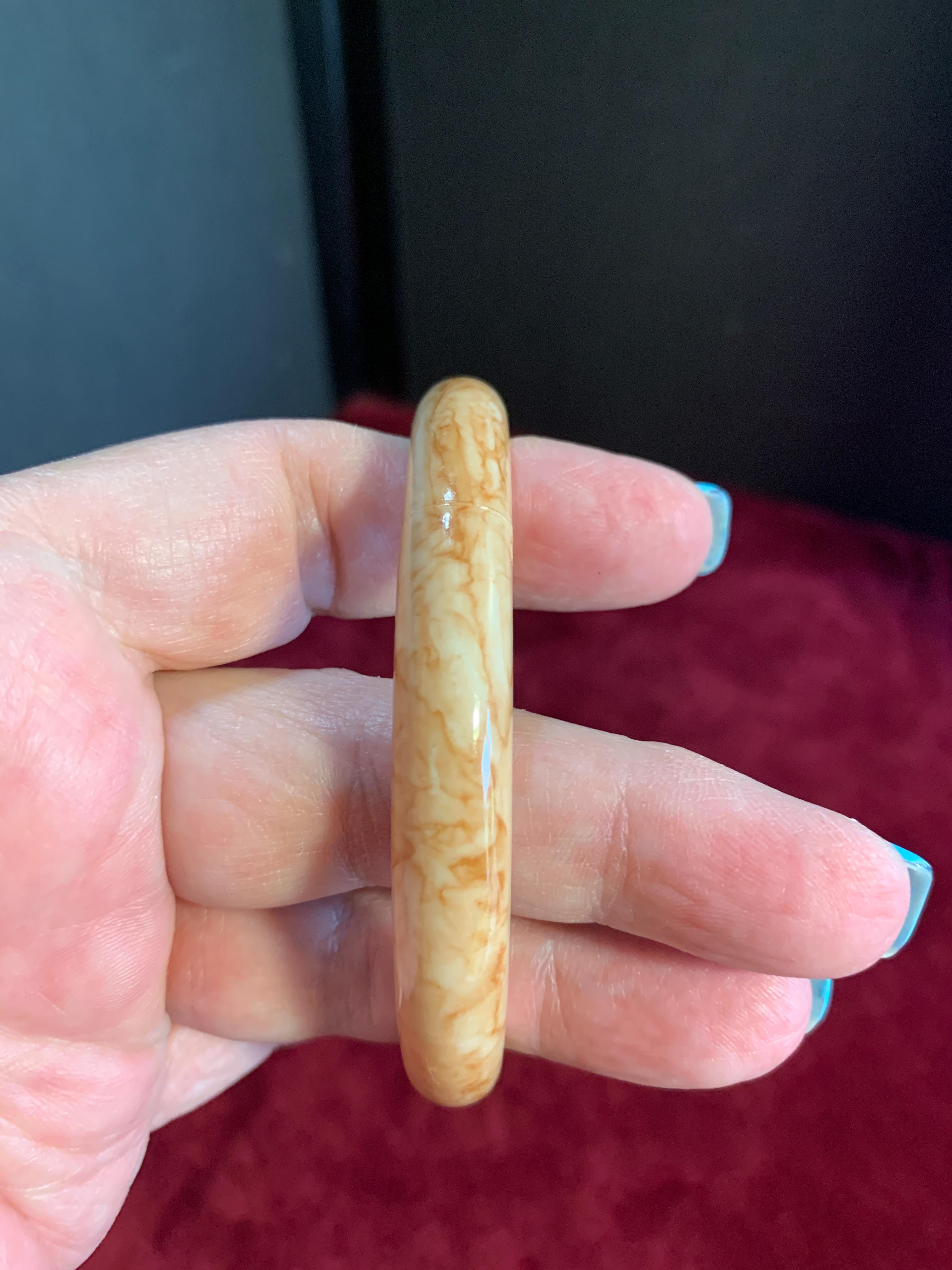 Tan Swirl Thin Bangle