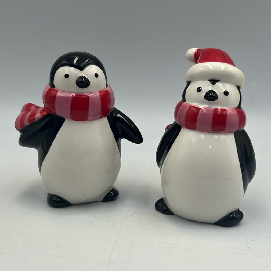 12 Holiday Penguin Shaker Set 4.5”