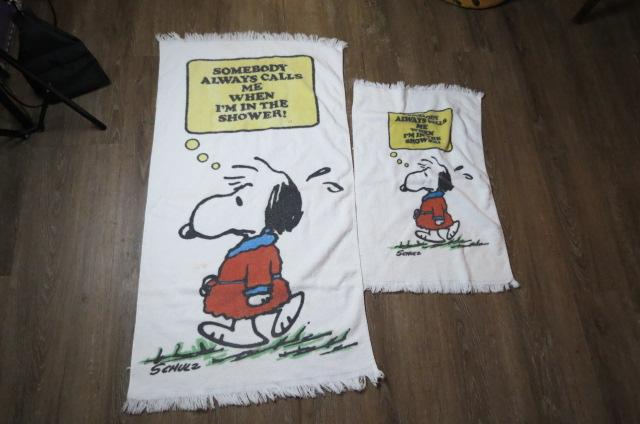 Vintage Peanuts Snoopy Bath & Hand Towels "Somebody always calls me...."