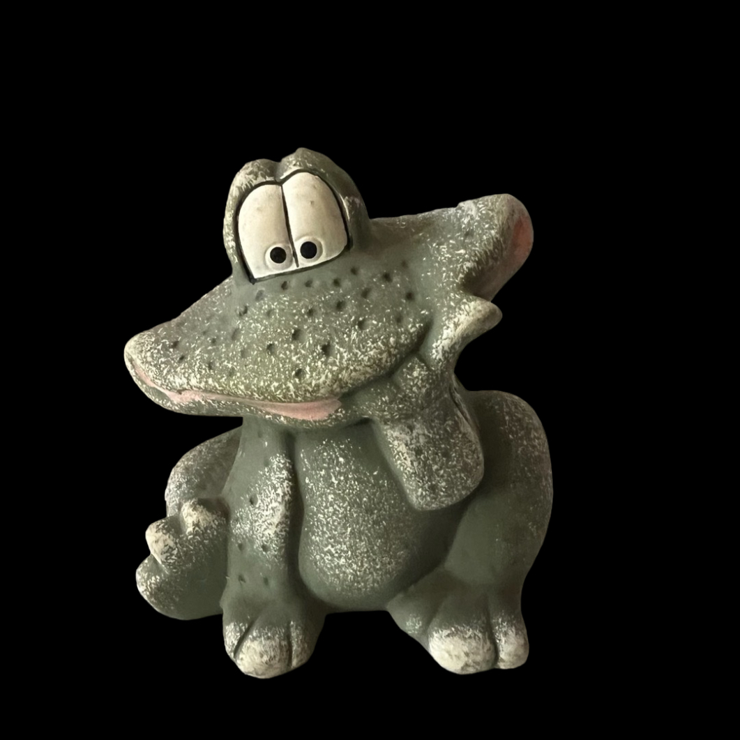 Yard Art Goofy Large Frog Figurine Garden Carport 6”x 5”