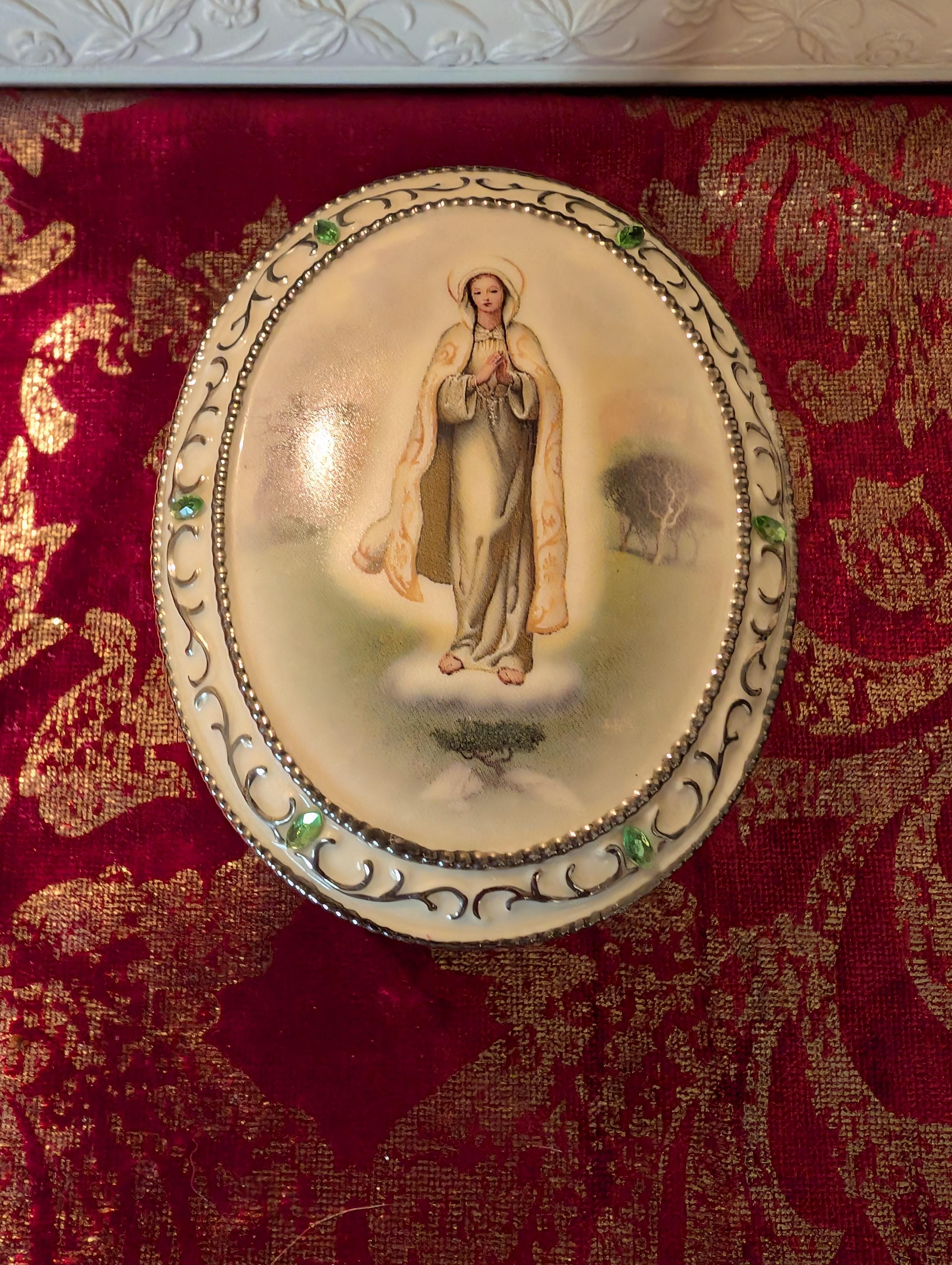 Vintage Our Lady Of Fatima Porcelain Music Trinket Box With Matching Rosary