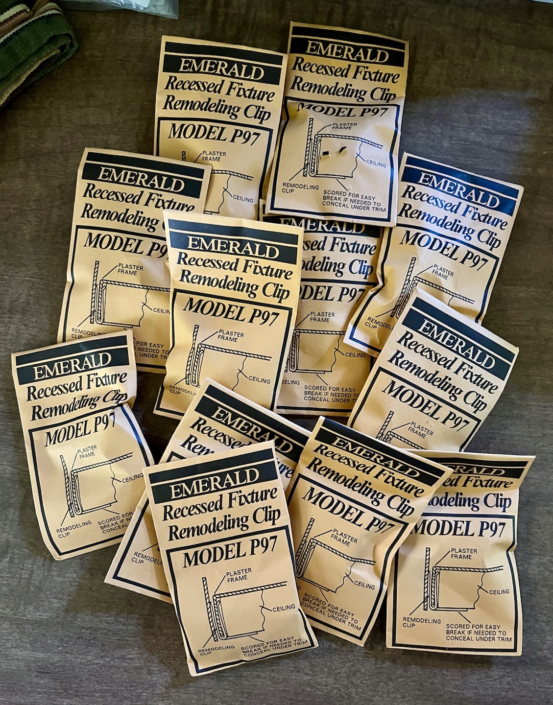 Recessed Fixture Remodeling Clips Model P97 EMERALD Brand 12 Packets
