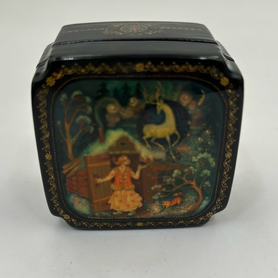 Cute Laquar Box Trinket Box