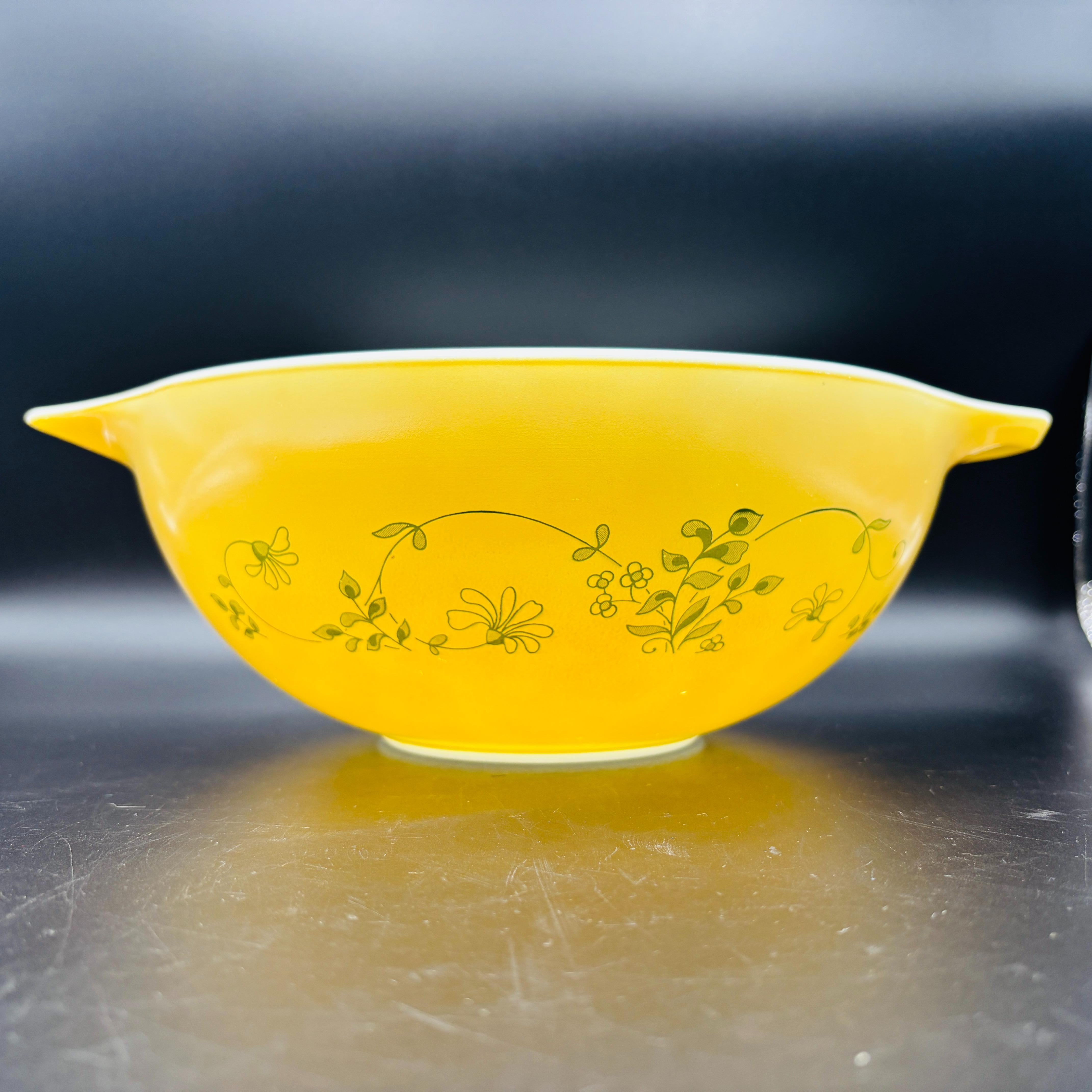 Vintage Pyrex Shenandoah 444 Cinderella Mixing Bowl 4 Qt. Made 1981-1986