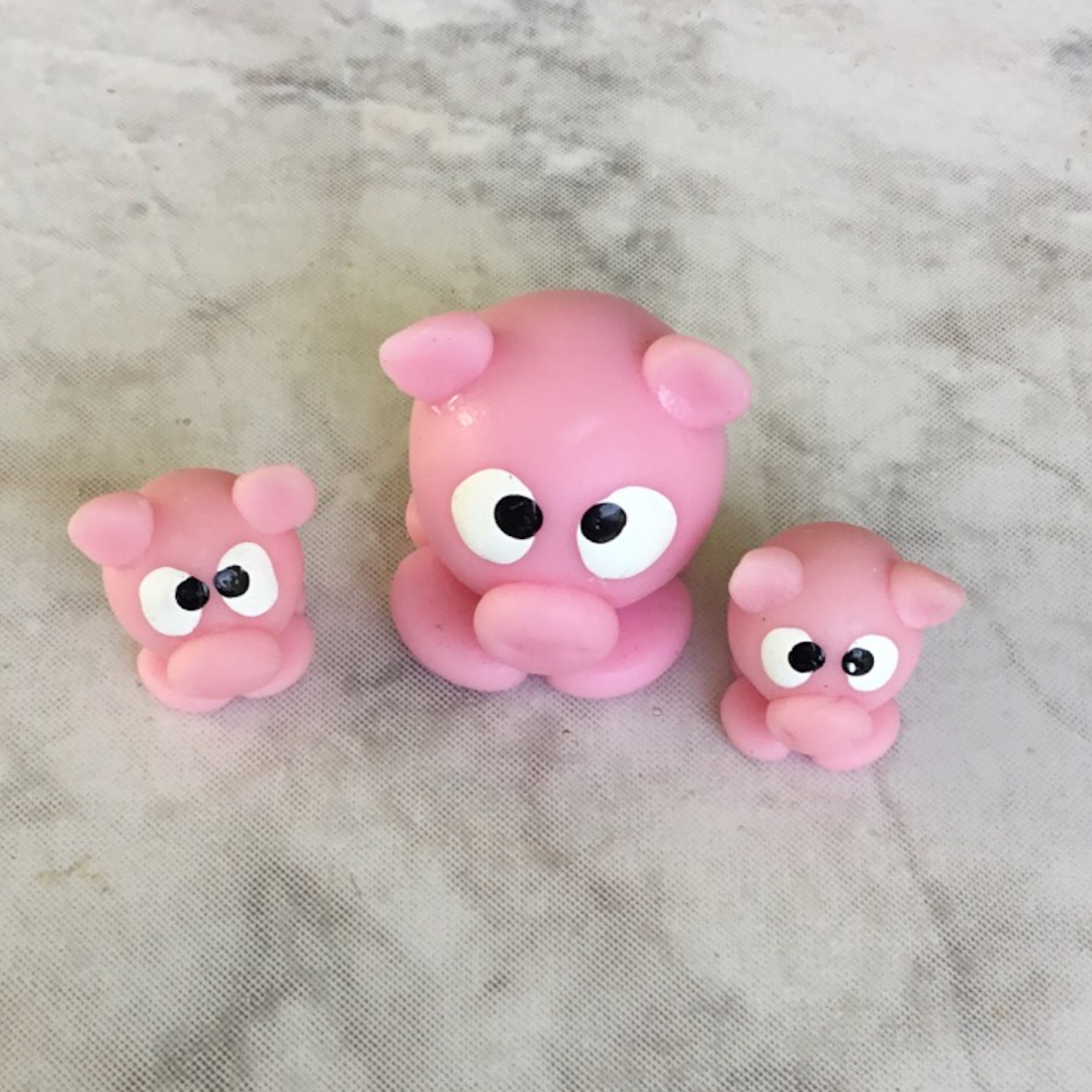 A05. Artesania From Puerto Rico- Handmade Mini Pig Family #1