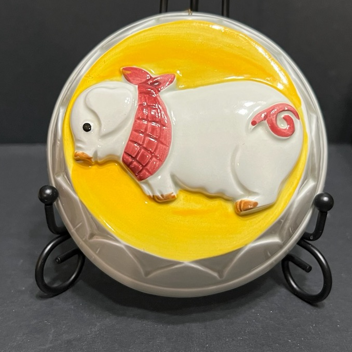 Ceramic Kitchen Mold Pig In Kerchief Japan ~4.5” x 4.25” x 1.75”