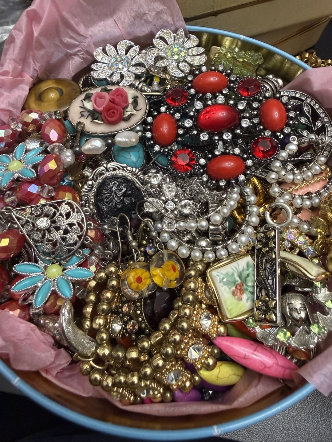 Mystery Box C- Over 70 Wearable Pieces!!