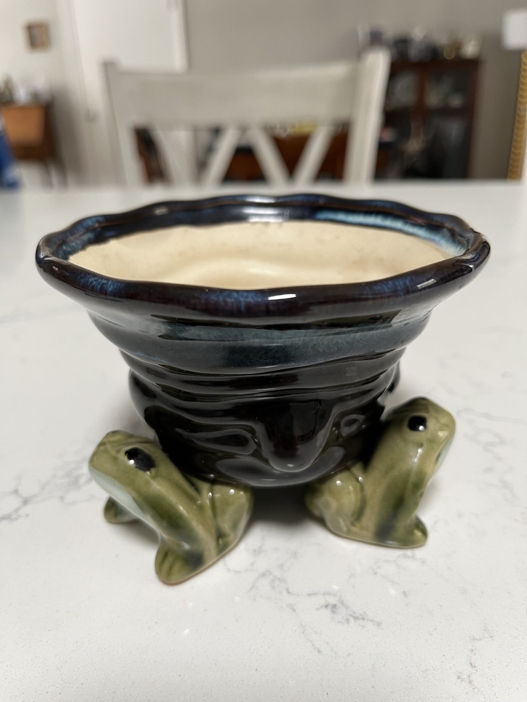 Majolica Planter with Attached Triple Lucky Frog Feet
