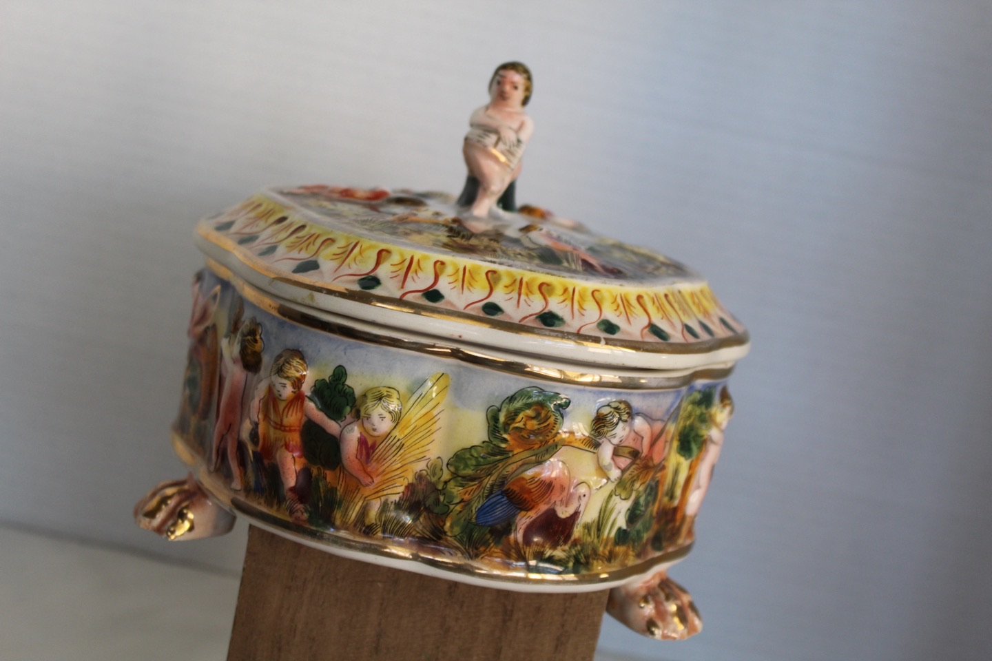 Vintage 1933 Bernini Italy Capodimonte Style Putti Porcelain Box
