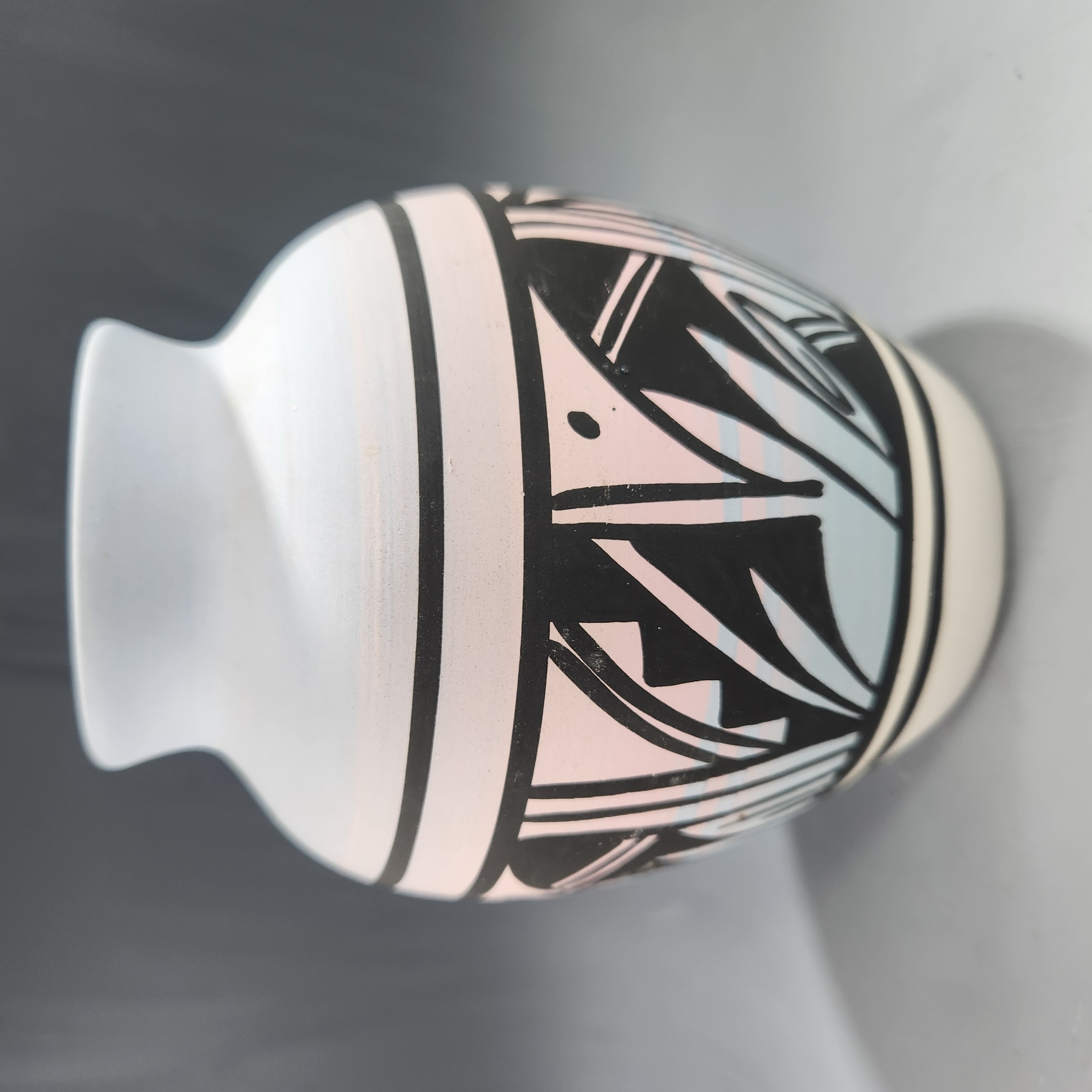 Signed David Lee Navajo Pottery Vase Painted Bird Geometric Design Southwestern Mesa Verde ...