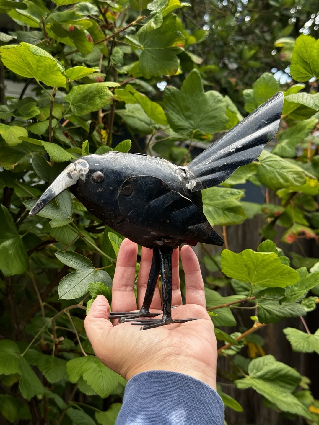 Metal Blackbird Crow 8x7 1/4"