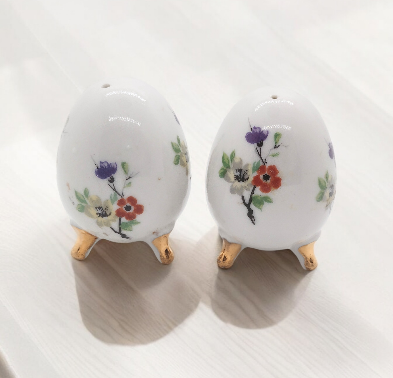 Vintage Enesco Floral Egg Shaped Footed Salt and Pepper Shakers ...