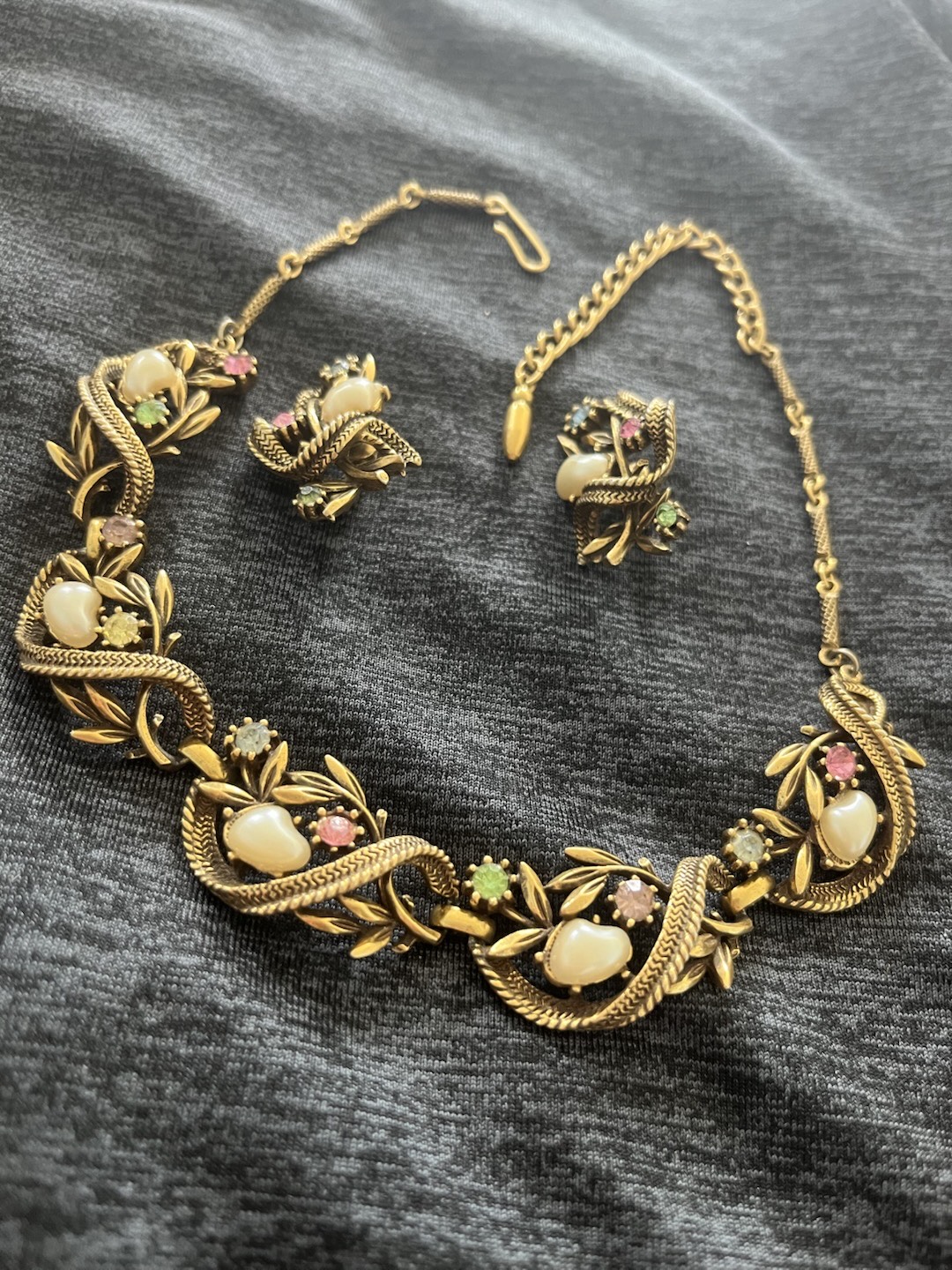Coro “Baby Tooth” Pastel Demi Parure Gold Tone Rope Detail Vintage