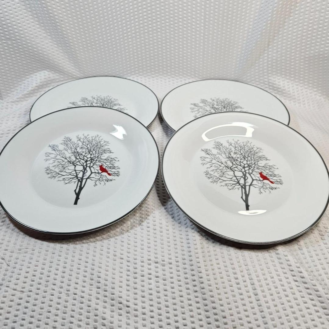 Cardinal Red Bird In A Tree Dinnerware Dinner Plate 10.5 Inch Set of 4