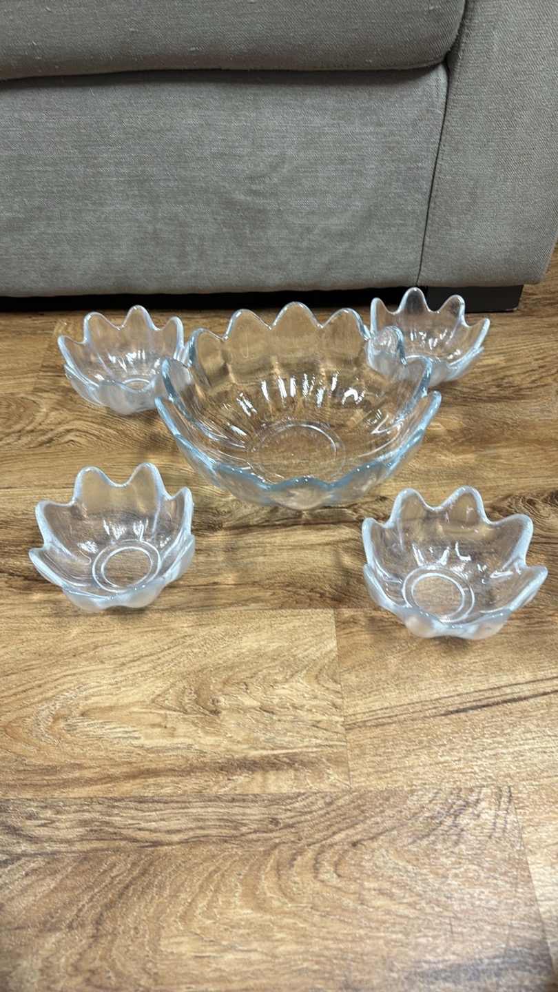 Blenko clear lotus 14 and 8 petal fruit/salad/dessert bowl set mcm set of 5