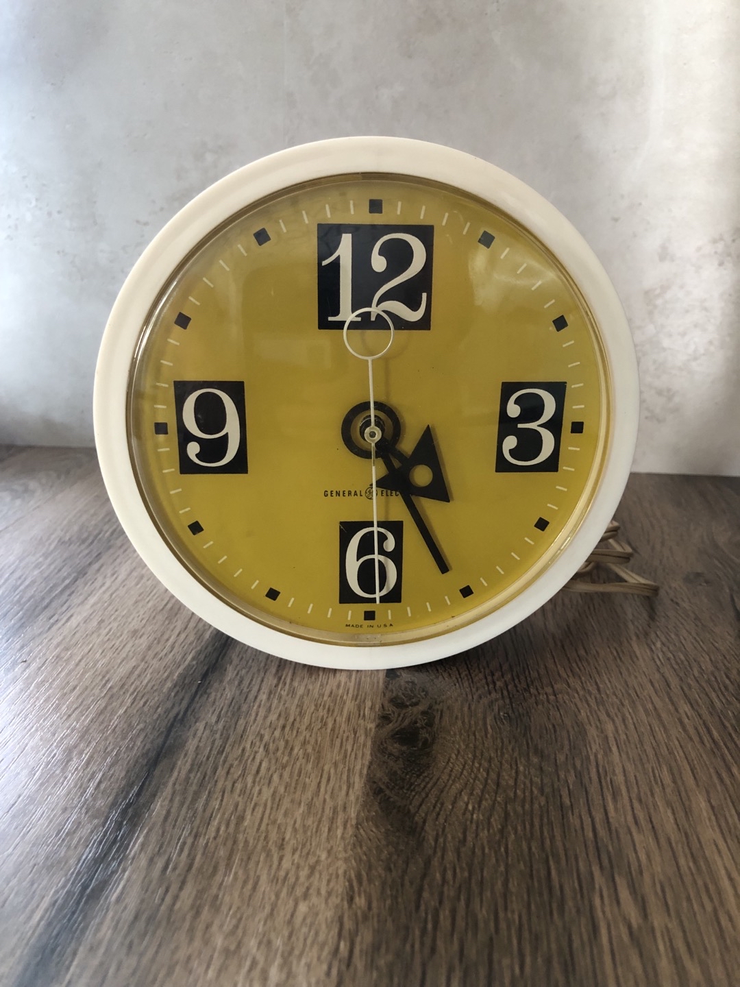 Vintage 1960’s MCM General Electric Chartreuse Wall Clock #2162 Tested ...