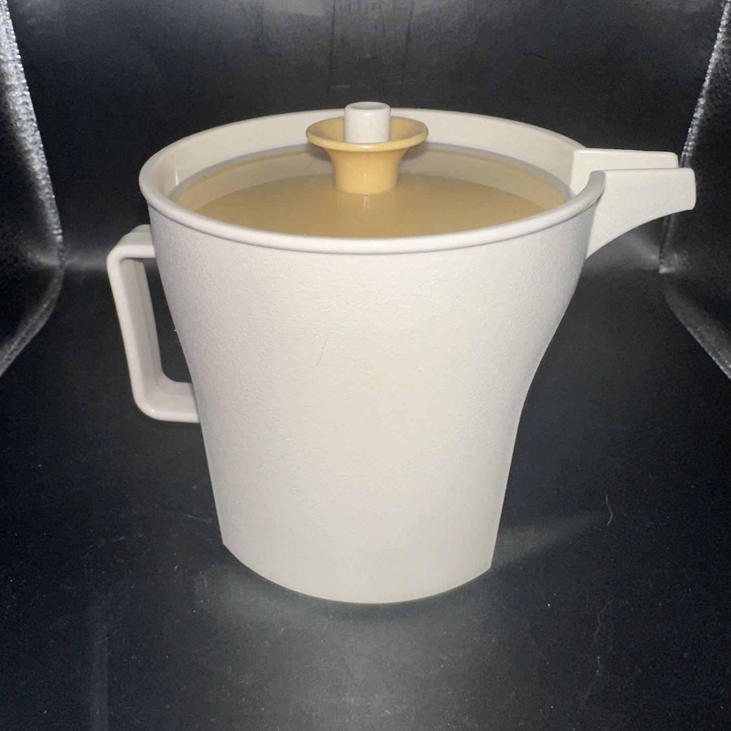Vintage Tupperware Creamer With Push Button Lid #1414-2 Retro MCM
