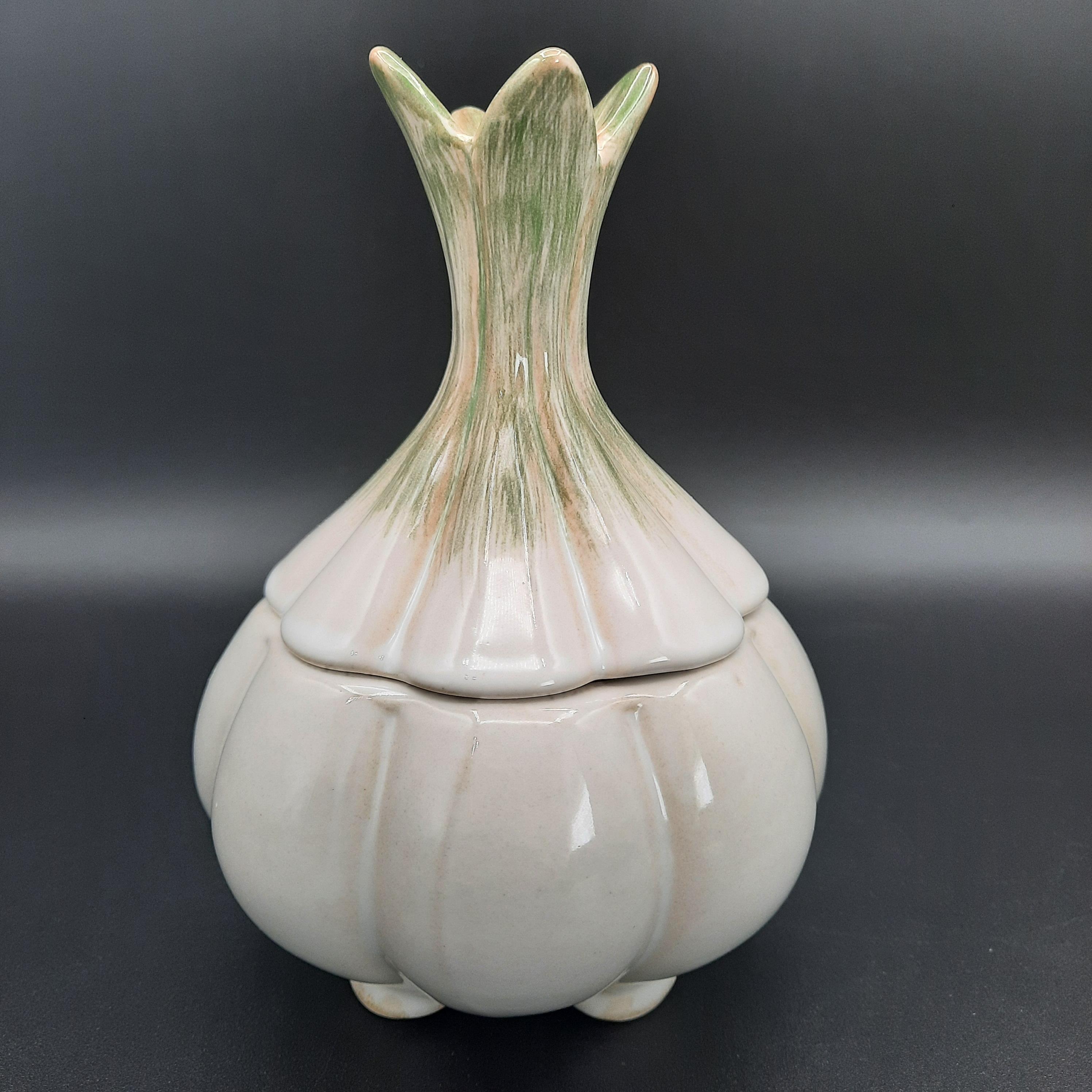 Garlic Keeper Cellar Lidded Ceramic Jar