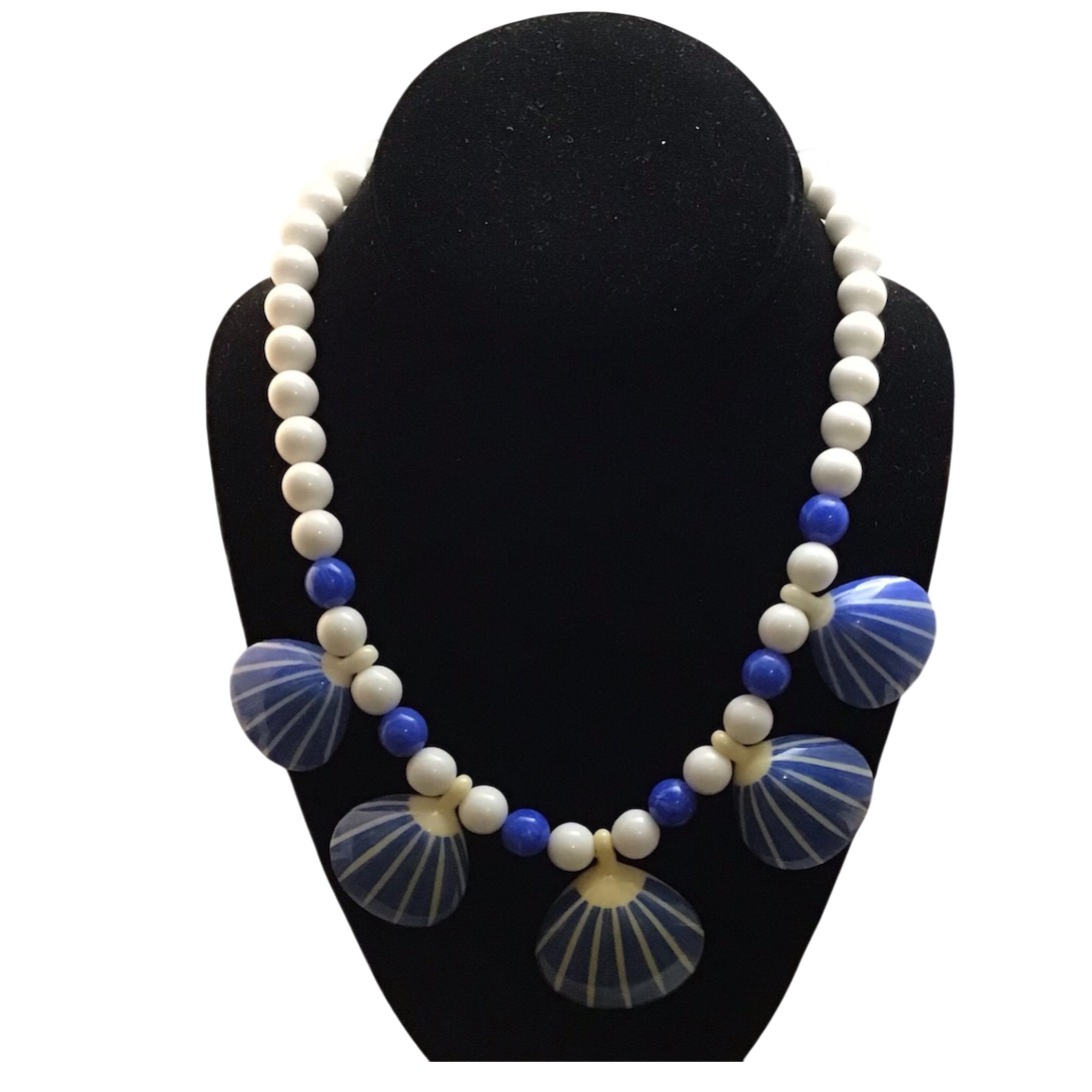 Vintage Plastics, Faux, Shell Necklace
