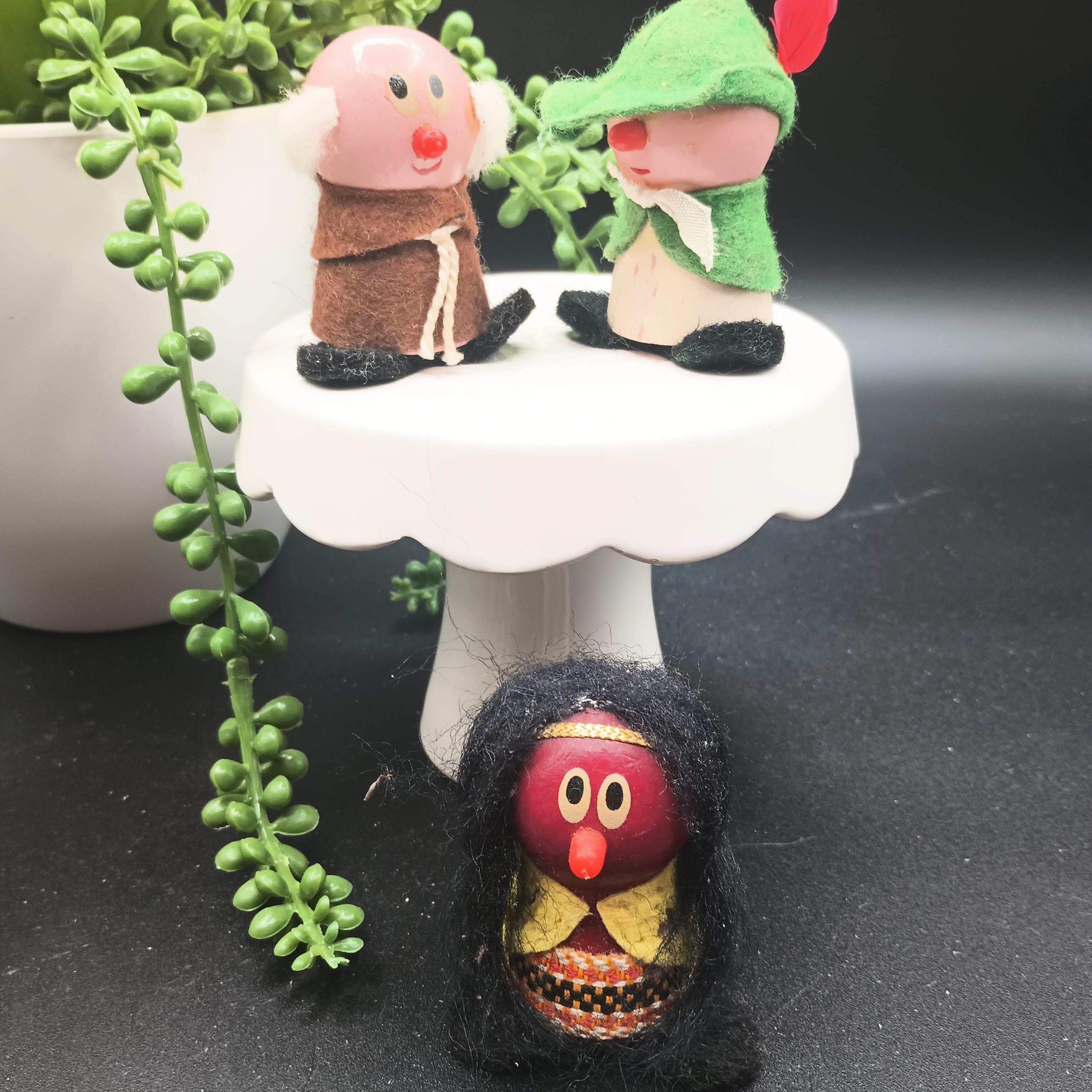 Kellogg's Cereal Premium Figures 1972 Monk, Robin Hood and Native American