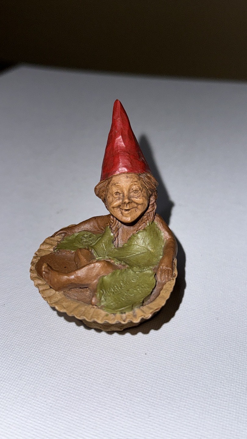 BUBBLES 1984 Tom Clark Gnome Cairn Item #58 Gnome Woman in Seashell Bathtub